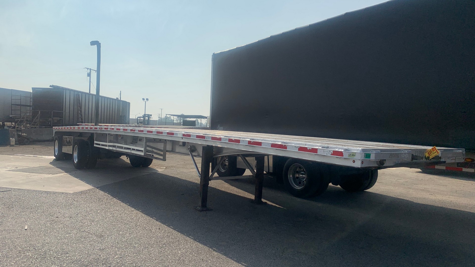 2013 EAST Flatbed 15667 - New & Used Semi Trailers for Sale & Lease