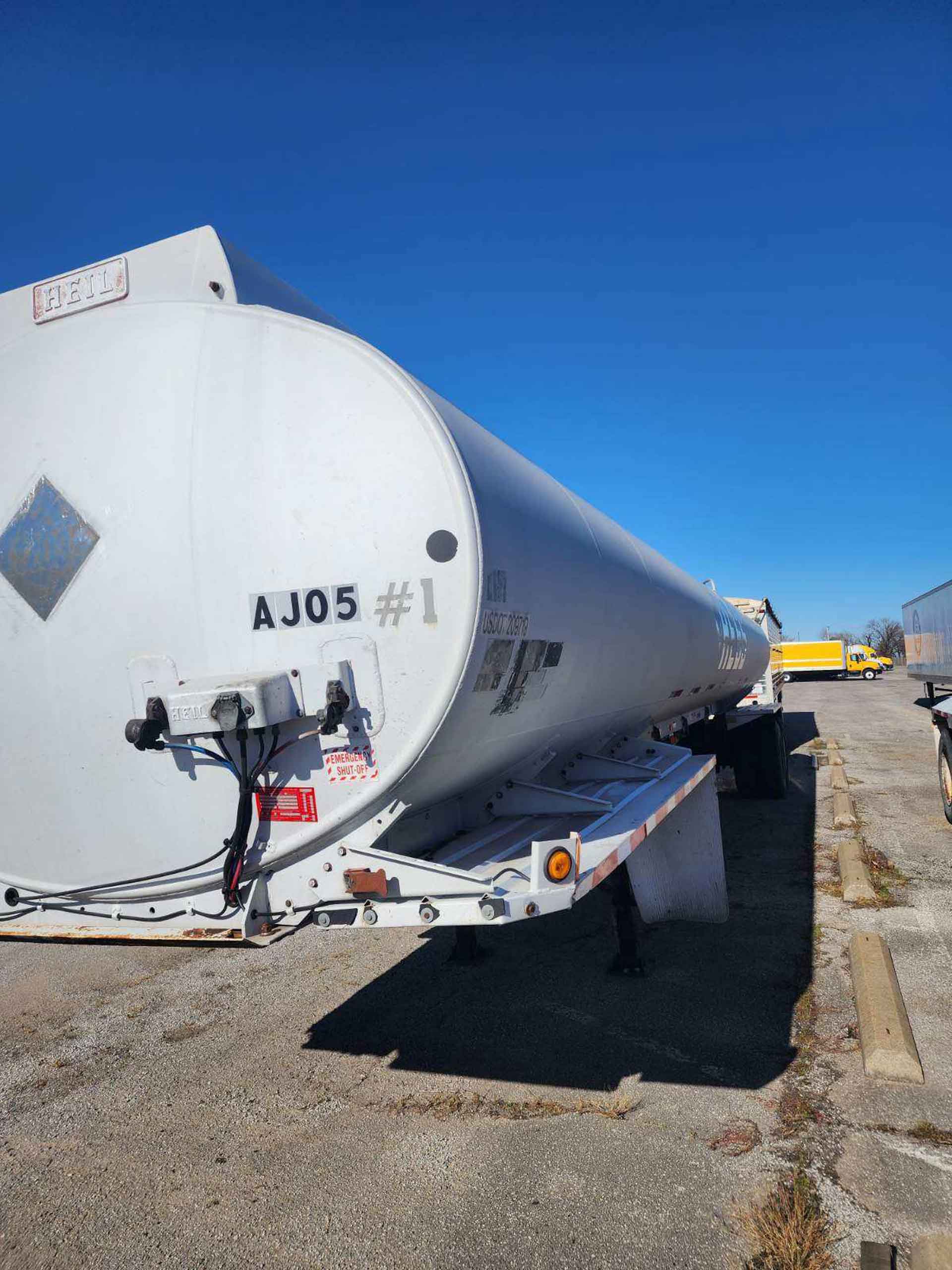 1997.0 HEIL Tank Trailer 22063 - New & Used Semi Trailers for Sale & Lease