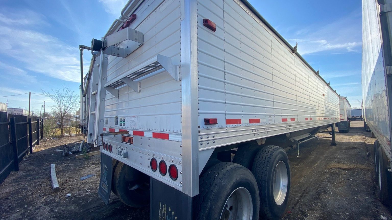 Grain Trailers: What to Know Before You Buy