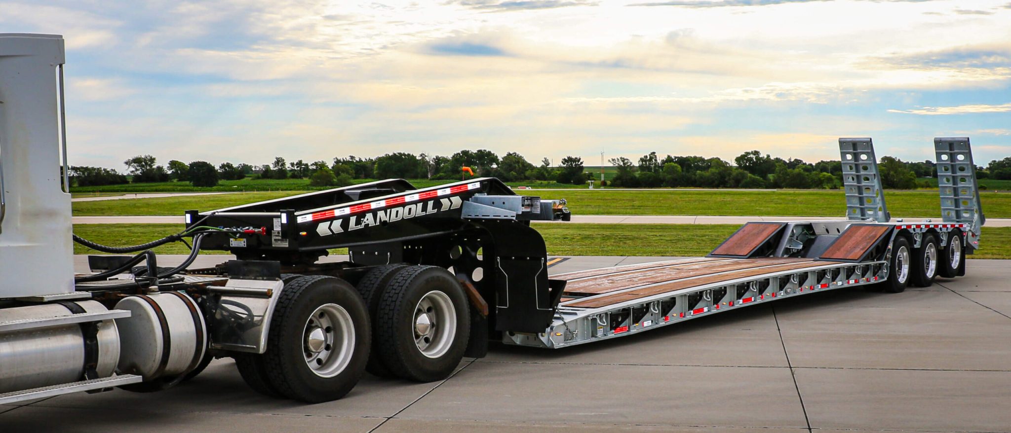 Why Choose a Lowboy Trailer for Heavy Equipment Transport?